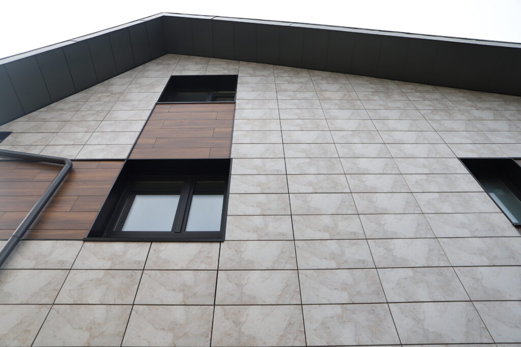 Why choose porcelain tile for an outdoor facade? | FAVEKER® Blog